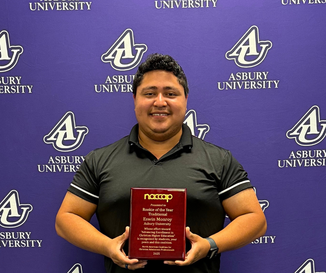 Asbury Admissions Visit Specialist Receives NACCAP Award | www.asbury.edu